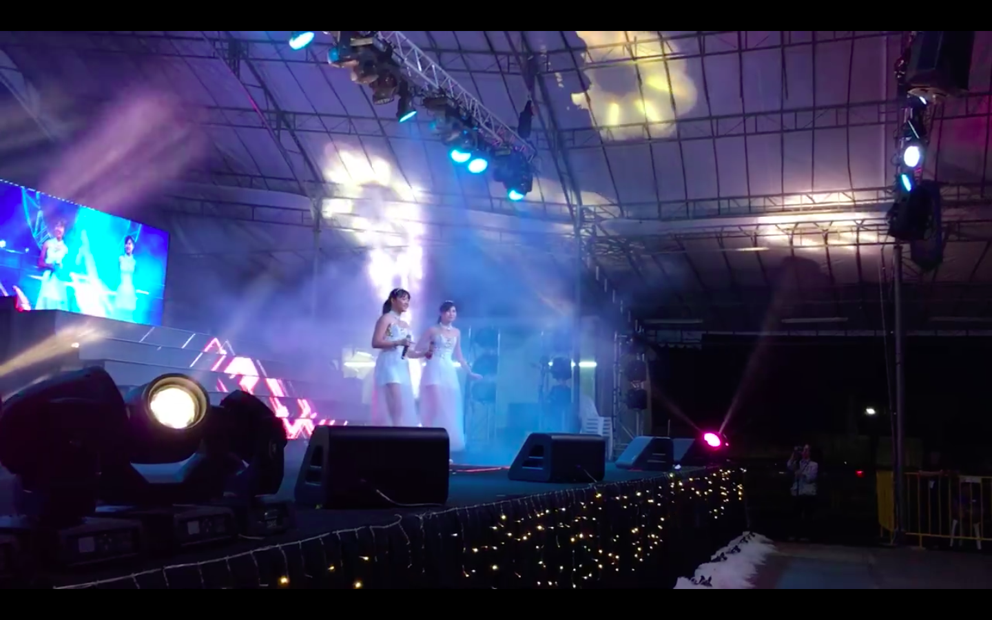 NTU undergrad sisters are popular getai singers. They sing K-pop to ...