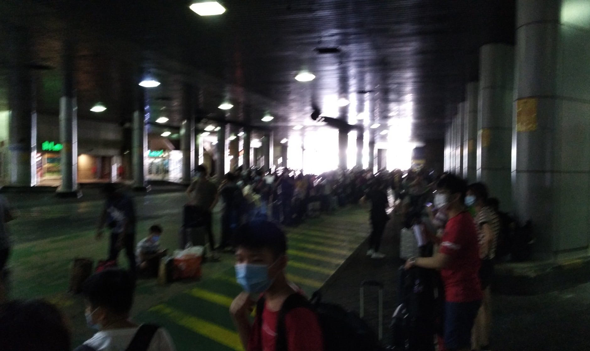 Long snaking queue forms outside Johor Bahru checkpoint before new ...