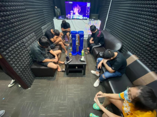 S'pore police raid 4 unlicensed KTV outlets & 24 massage establishments ...