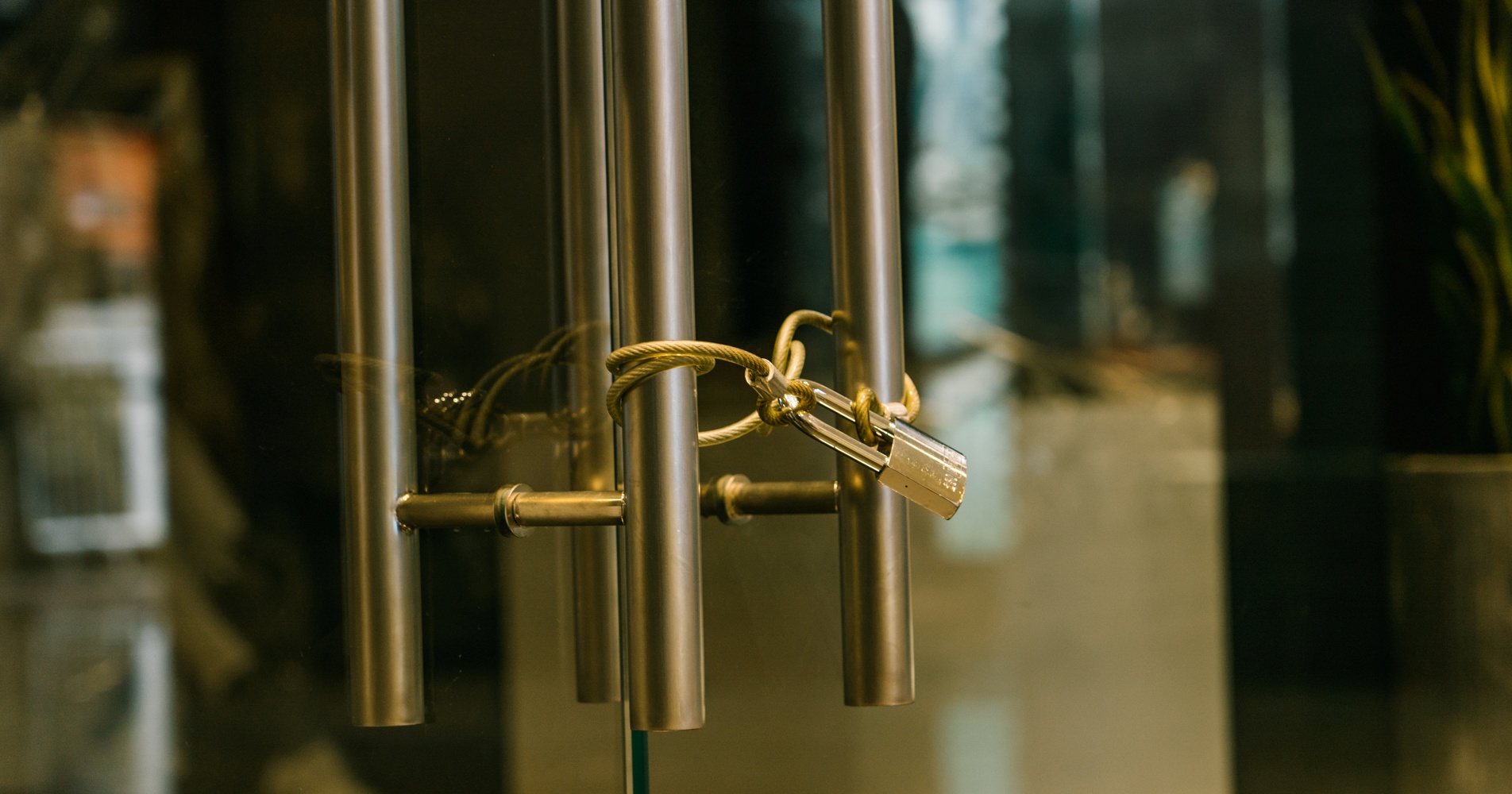 Man, 52, locks up 9 colleagues in Pandan Loop office with padlock after ...