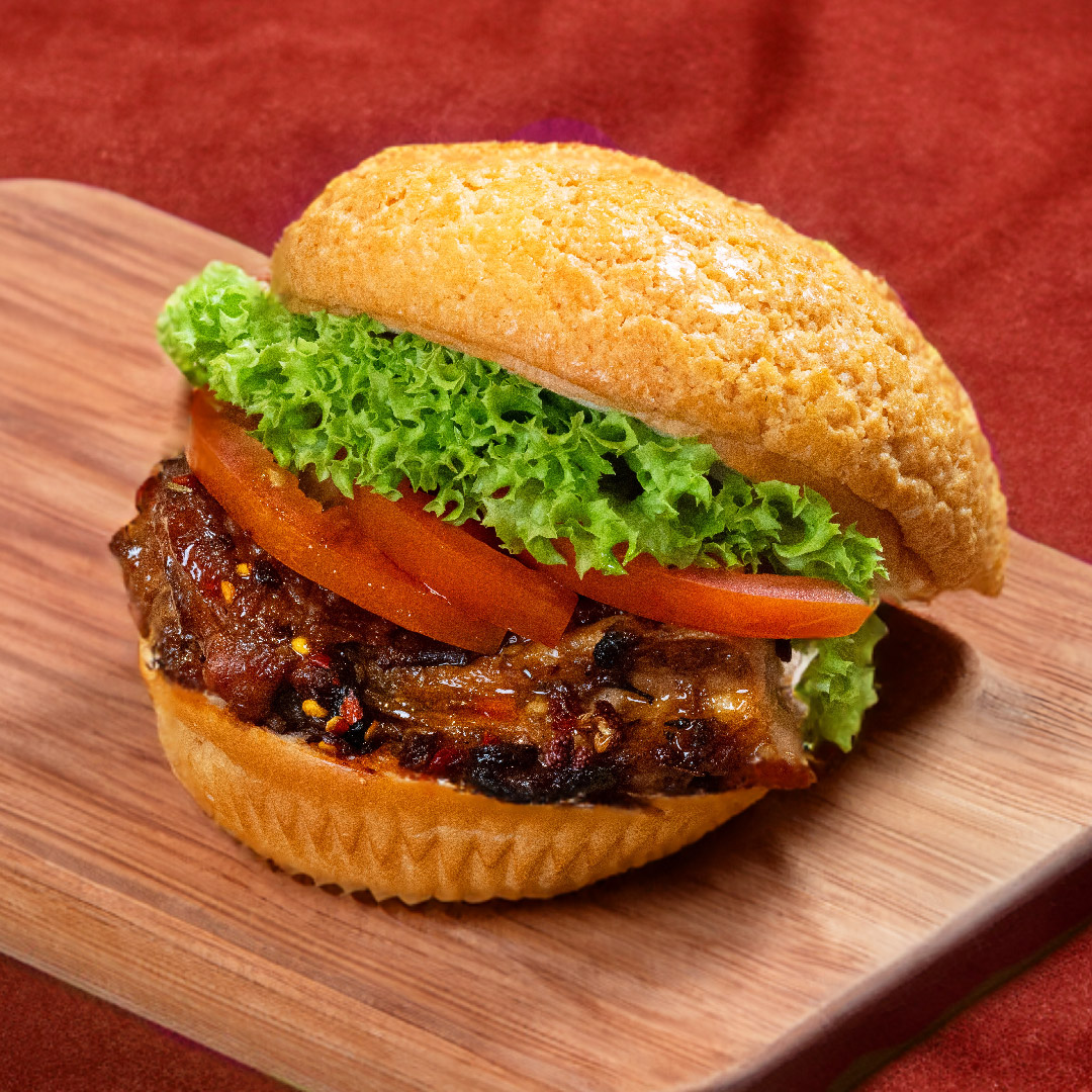 Joy Luck Teahouse S'pore giving free very spicy mala chicken burger to ...