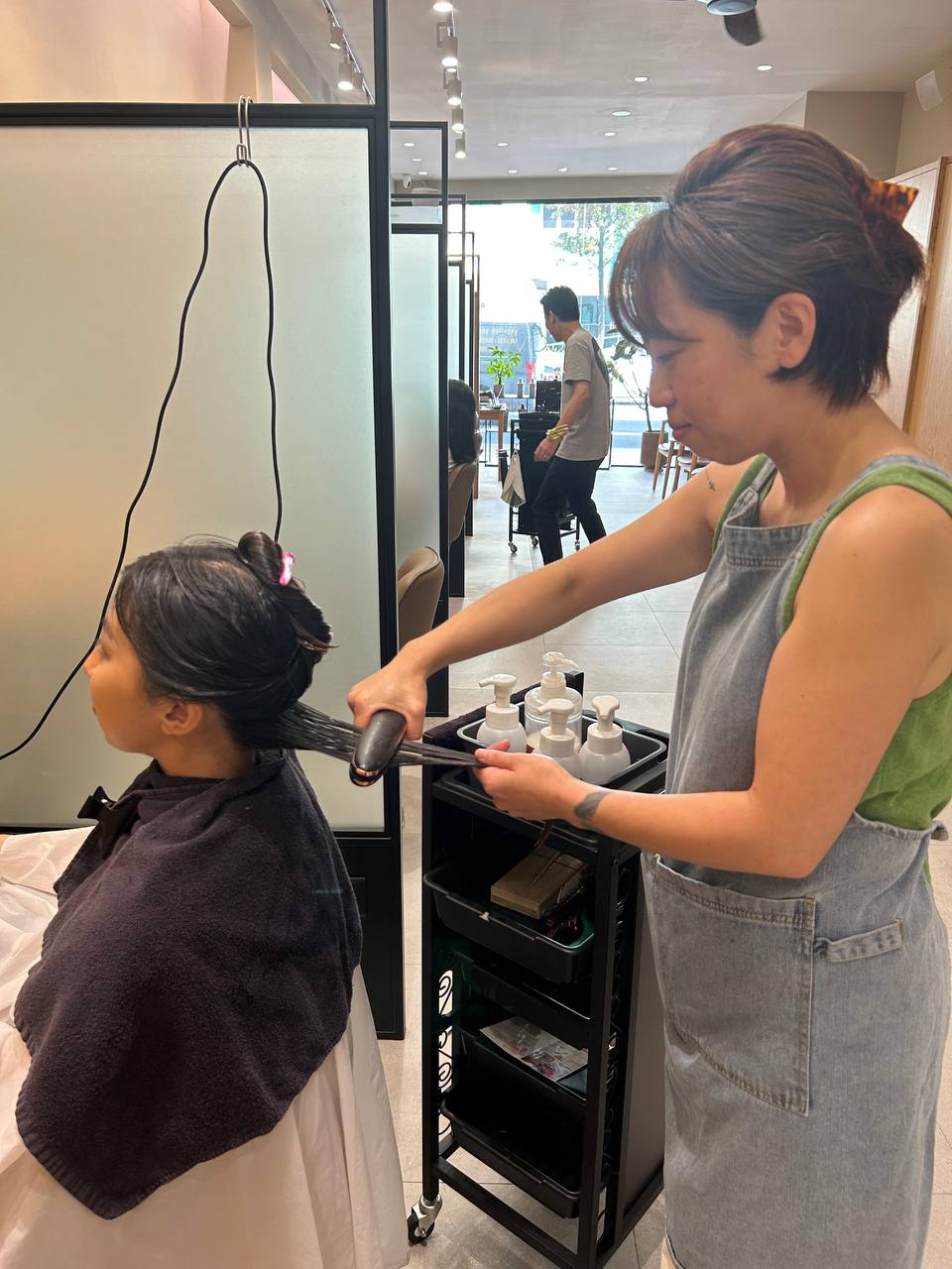 This S’porean spent 1.5 hours in a Japanese salon in Boat Quay & left ...