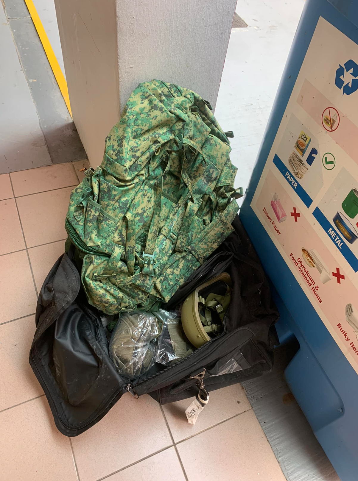 SAF military gear dumped next to recycling bin at void deck sparks ...