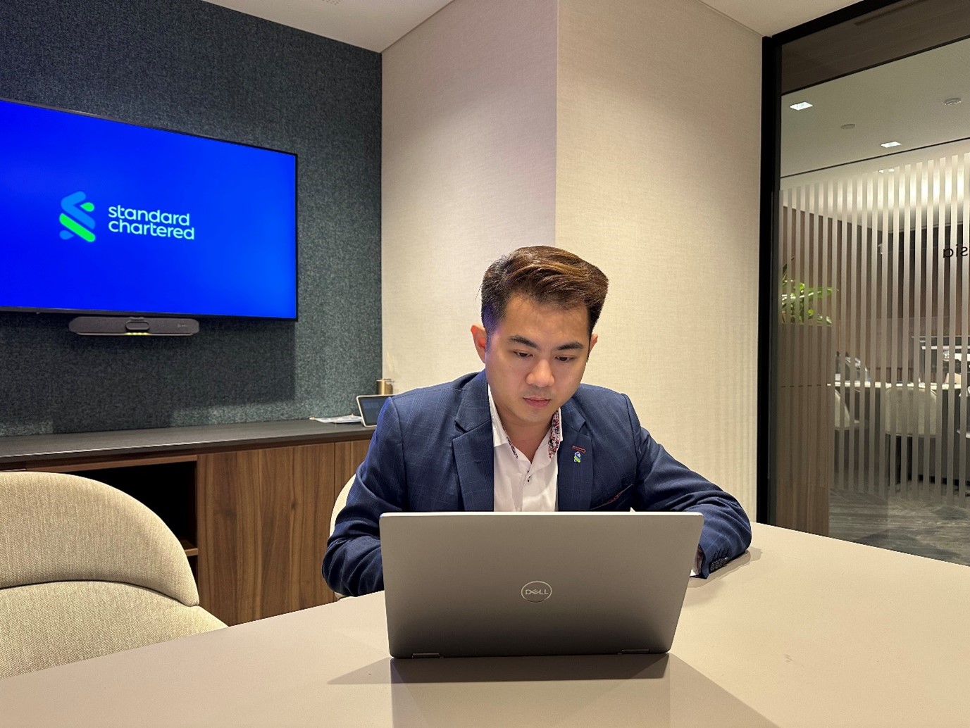 S'pore woman, 79, nearly loses S$260,000 to 2 scammers posing as bank ...