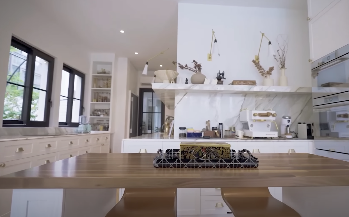 S'porean socialite Jamie Chua reveals Sentosa Cove home via house tour ...