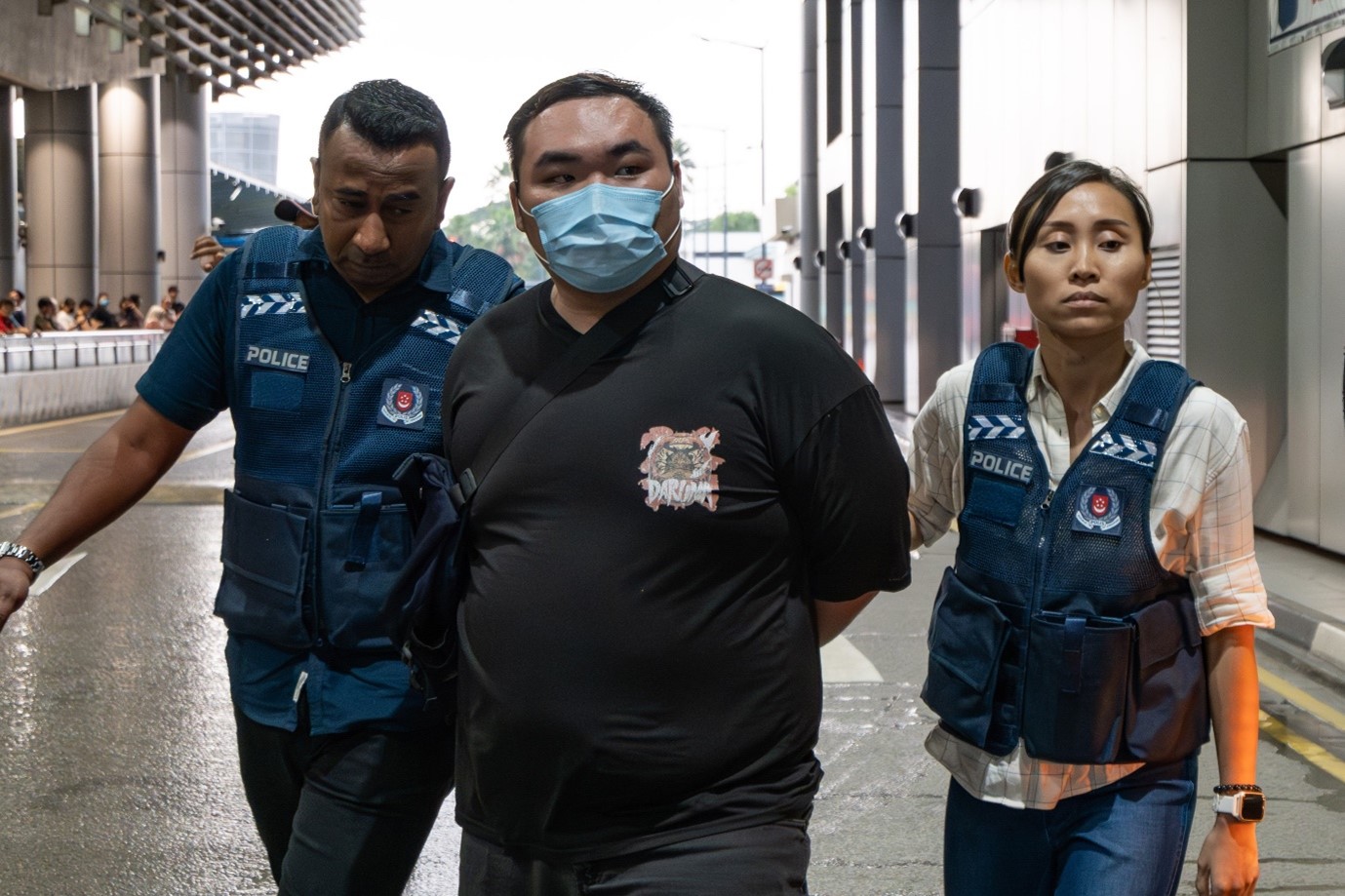 5 M'sians extradited to S'pore from Johor for 'fake friend' scam, allegedly cheated more than S ...