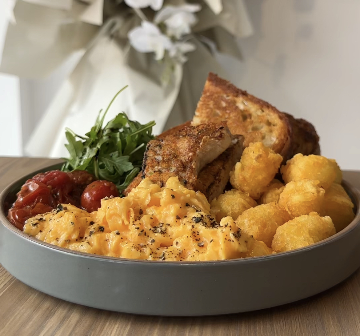 Churro waffles, duck rosé udon & more at Japanese fusion cafe on Neil ...
