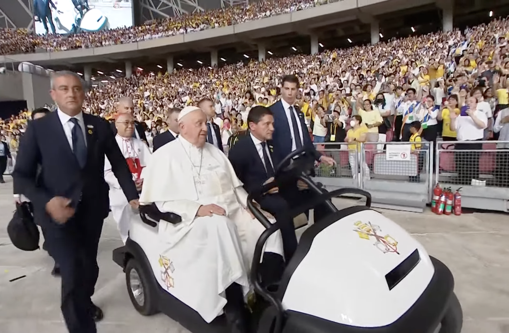 Pope Francis welcomed at National Stadium with 'Kallang Wave', tours ...