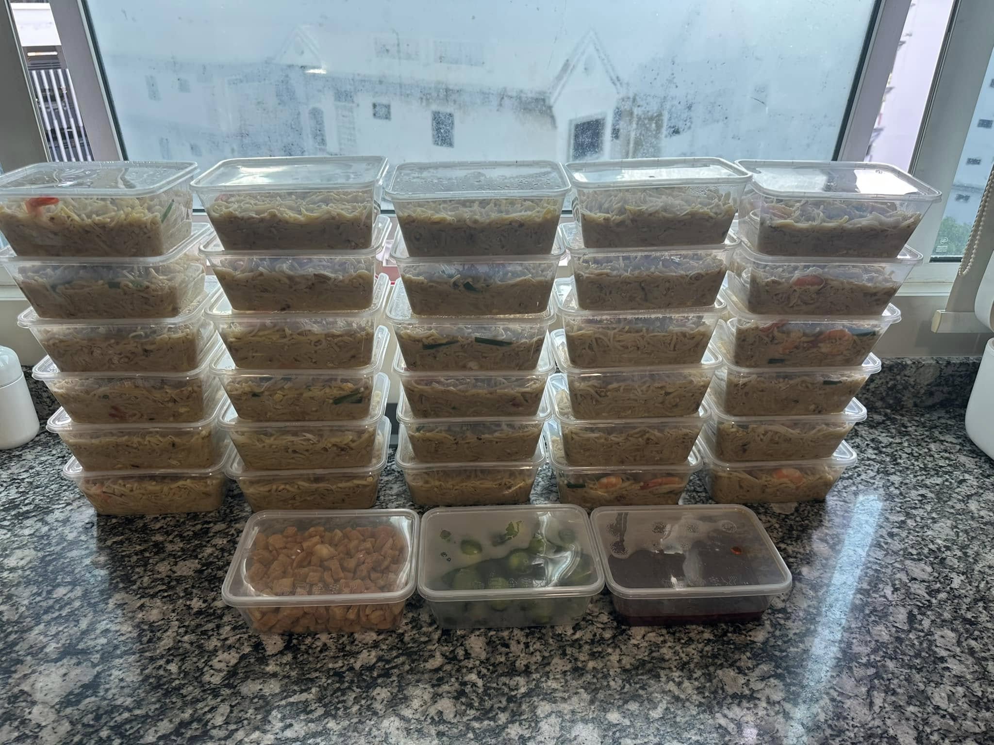 Man buys & vacuum packs 30 packets of Hokkien mee from Yishun stall to bring back to M'sia ...