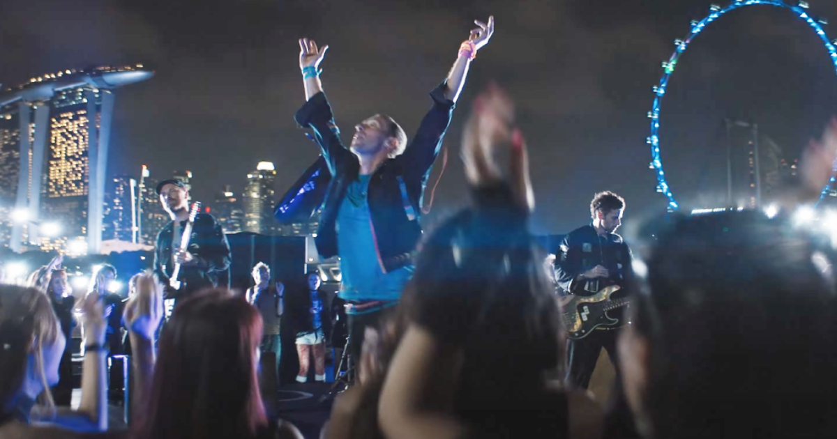 Coldplay puts S'pore front & centre in 'Man In The Moon' music video ...