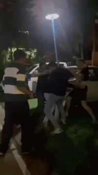 4 men pick fight with 1 man in Thailand, turns out he's a Belgian MMA ...