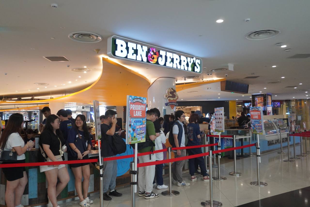 Long queue in VivoCity for Ben & Jerry’s Free Cone Day on Apr. 8 - Mothership.SG - News from ...