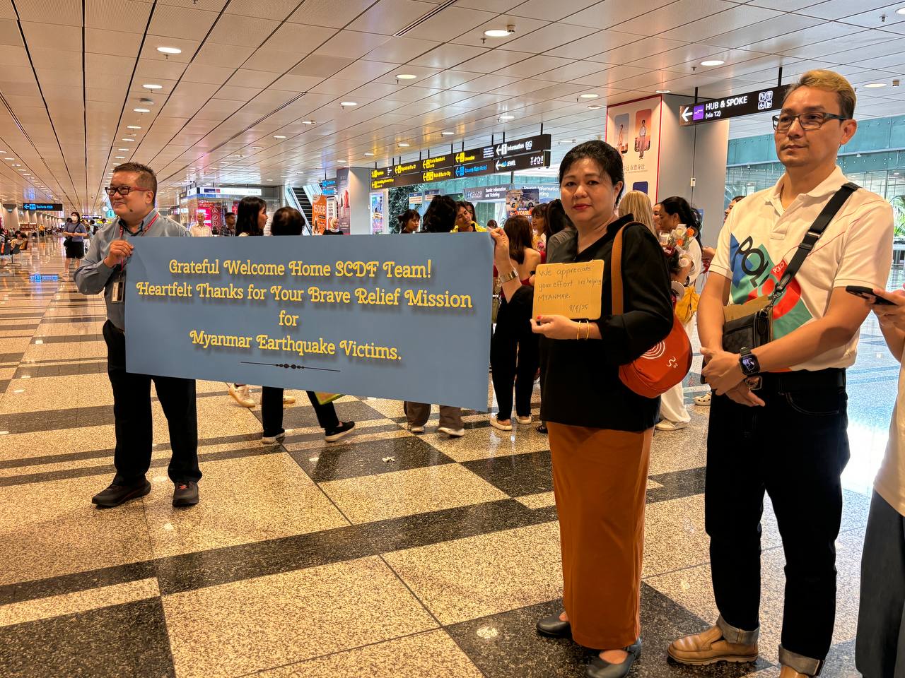 'Thank you for your service': Around 400 people welcome SCDF contingent ...