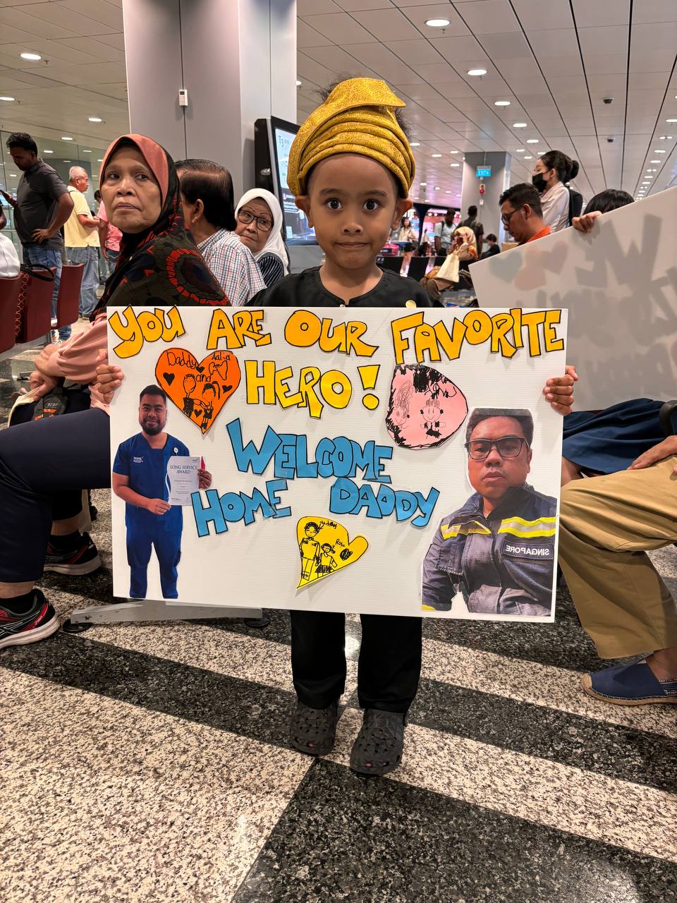 'Thank you for your service': Around 400 people welcome SCDF contingent ...