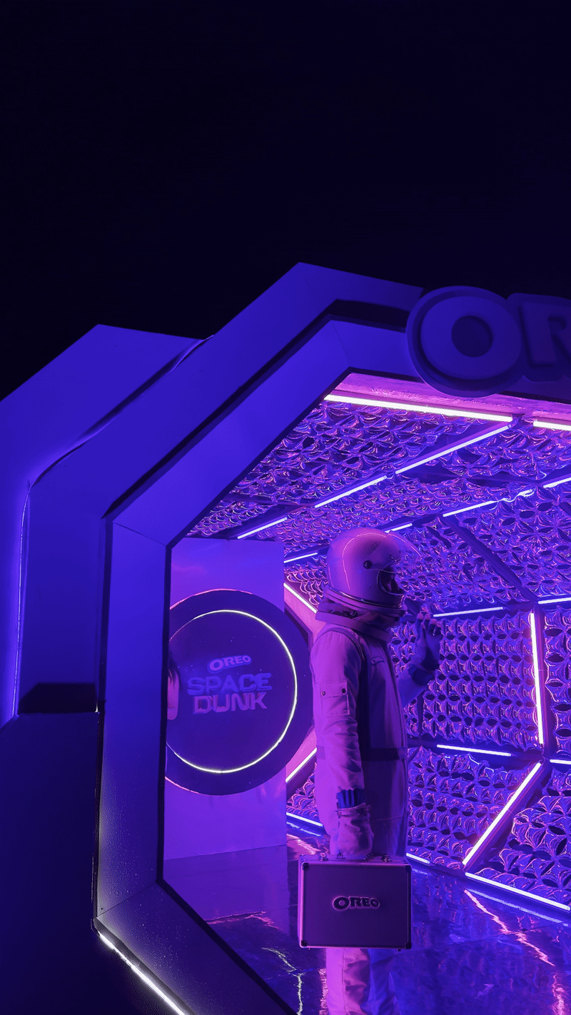 I got my hands on Oreo’s newest Space Dunk cookies & was sent to 'space ...