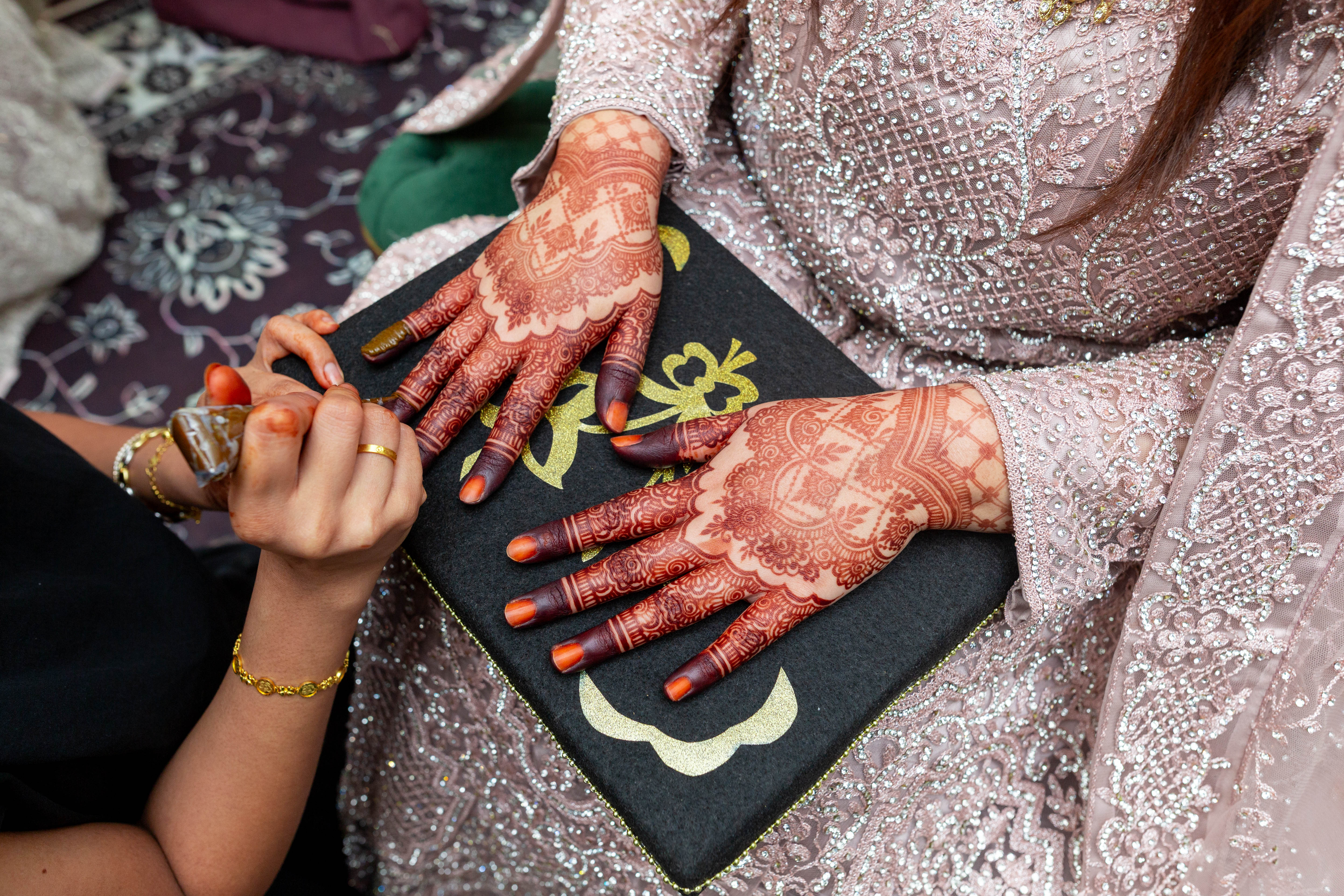 S'porean, 24, started henna business at 16, expands customer base to Paris - Mothership.SG ...