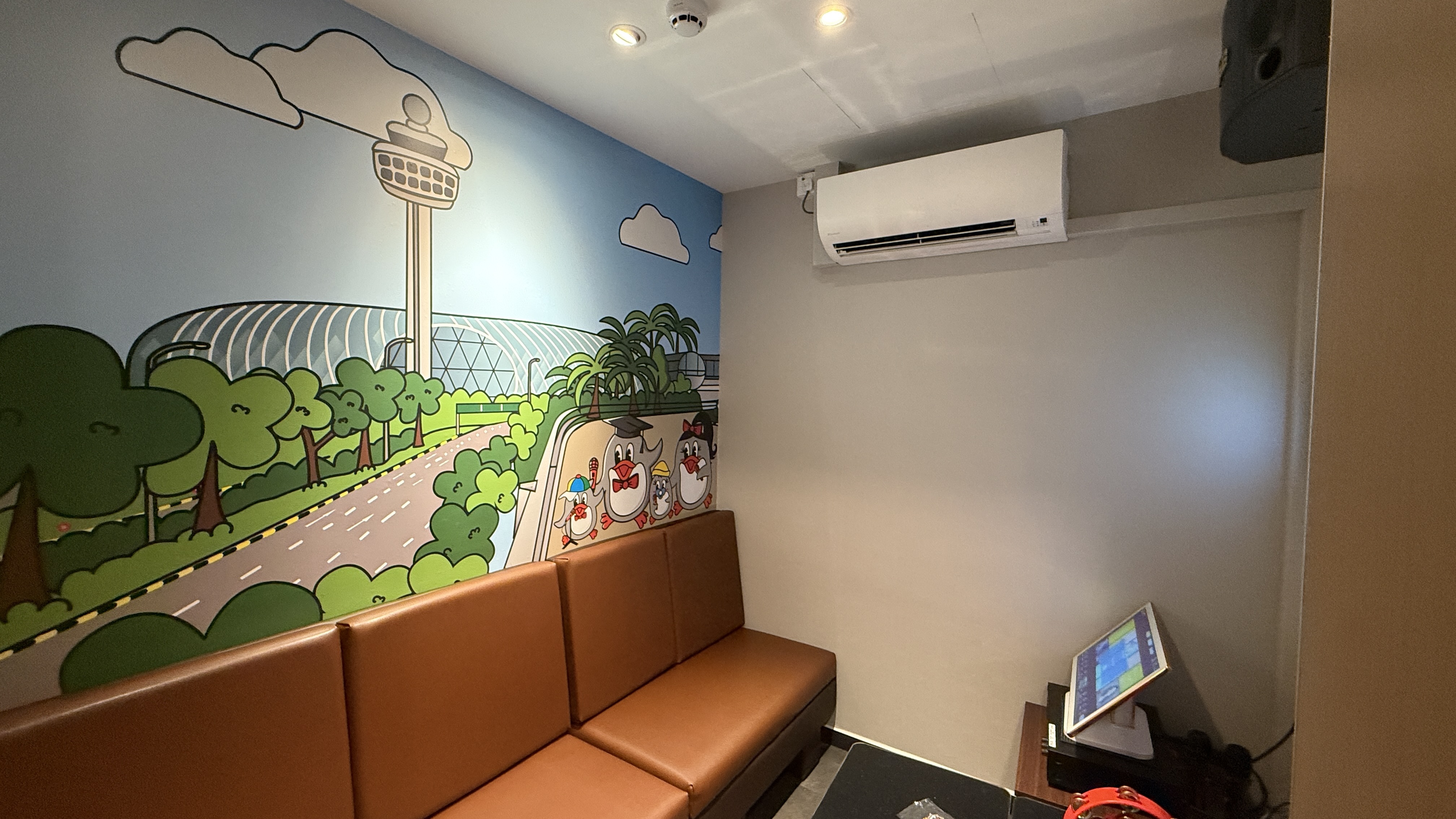 Karaoke chain Teo Heng opens outlet at Changi Airport Terminal 3 ...