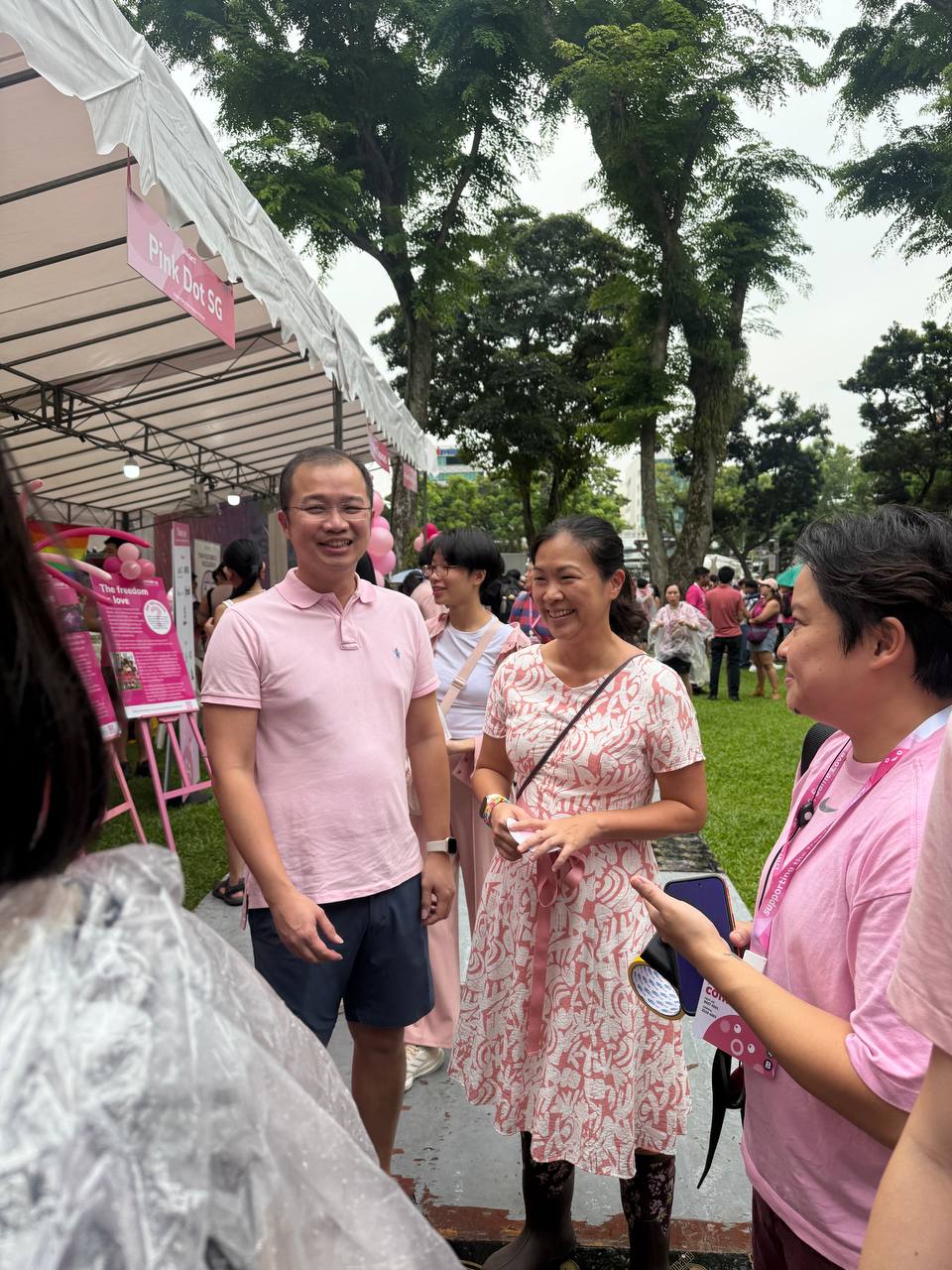 PAP's Alex Yeo & Ng Shi Xuan, WP's Louis Chua & He Ting Ru, PSP's Samuel Lim attend Pink Dot ...