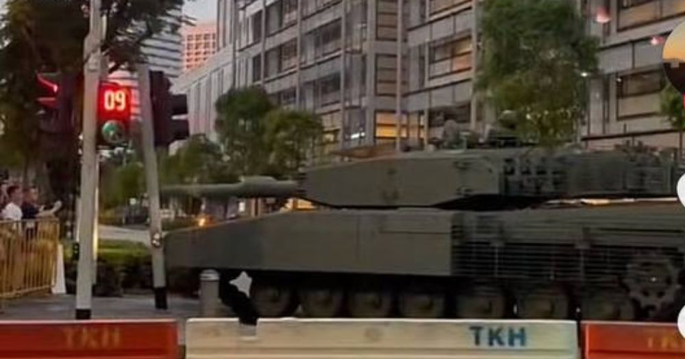 SAF tank in NDP show hit traffic light after loss of steering & braking ...