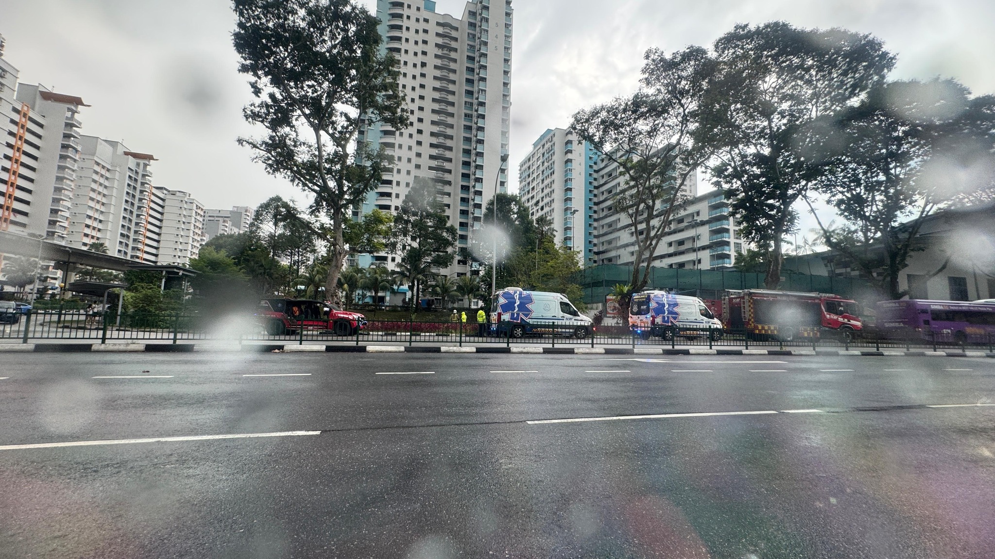 Van ends up in Bukit Panjang drain, 3 sent to hospital - Mothership.SG ...