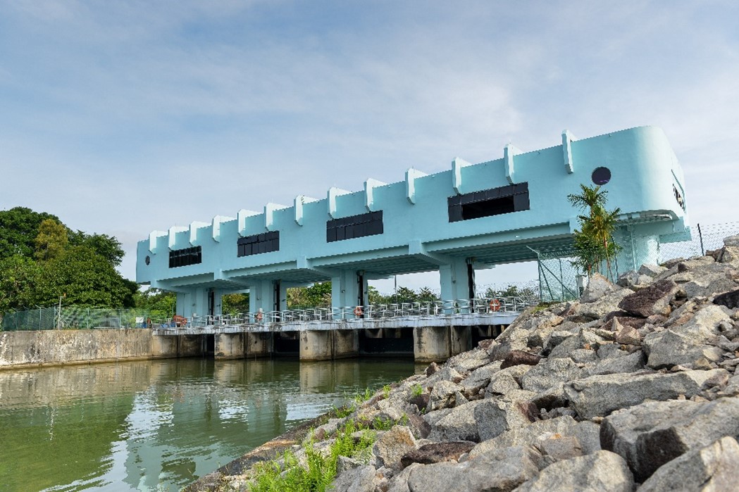 Coastal barriers & raised structures to be built along S'pore coastline ...