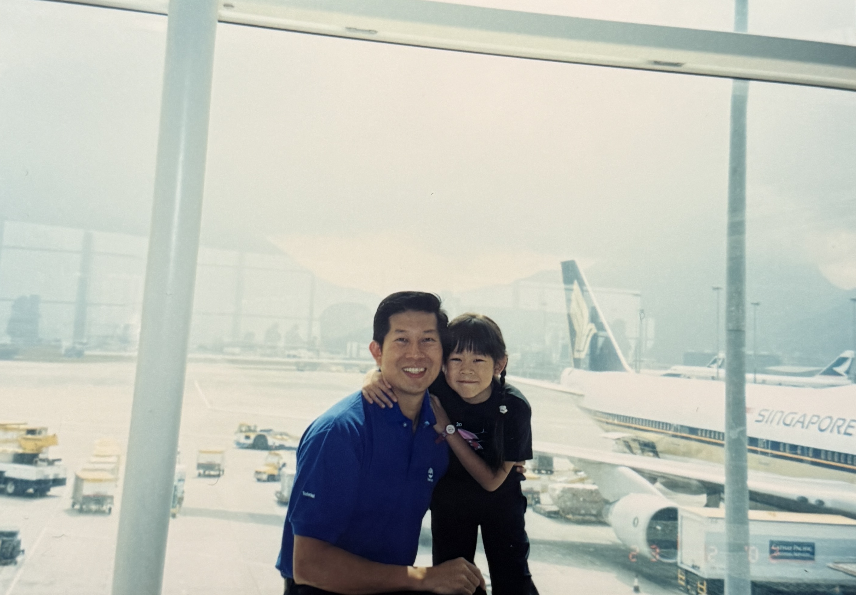 Legendary SIA flight attendant retires after 46 years, daughter shares ...