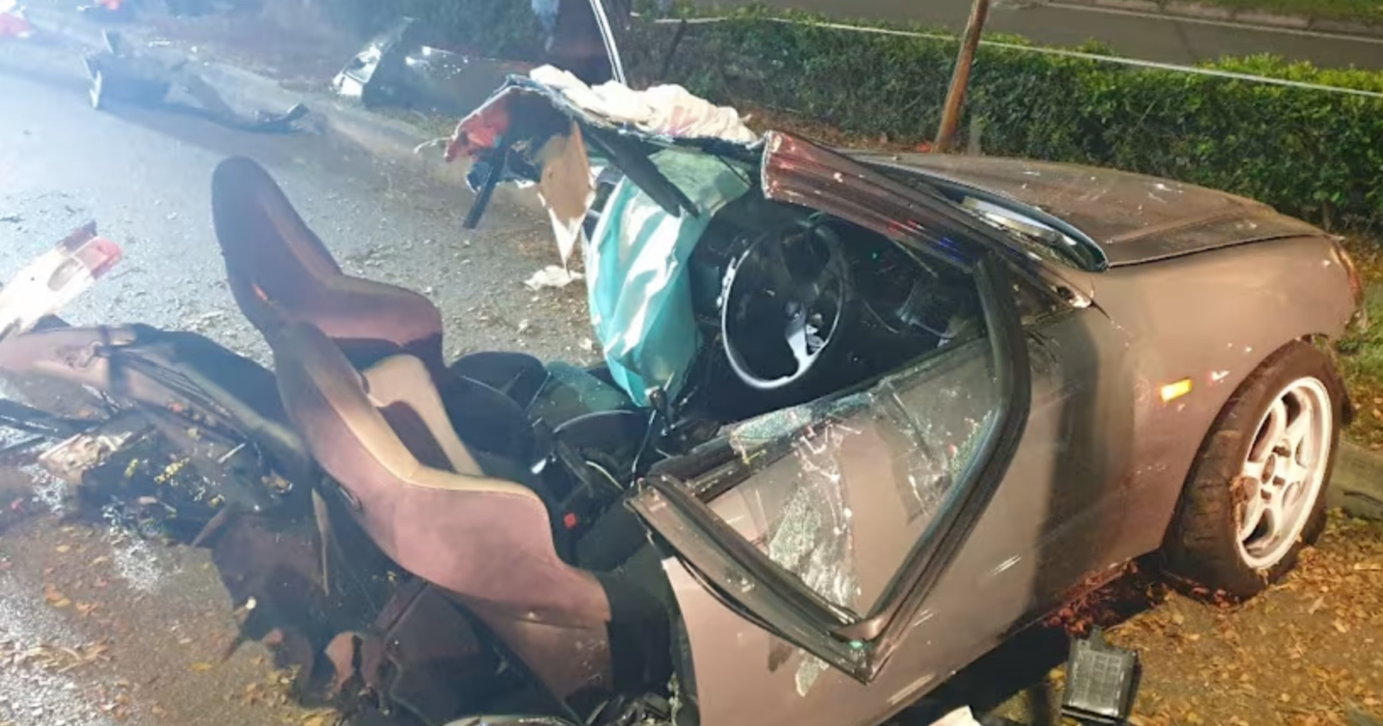 Car splits in 2 in CTE crash, 2 passengers die: S'porean driver, 28 ...