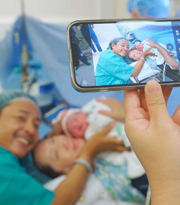 Hong Kong woman gives birth to baby girl at 58 - Mothership.SG - News ...