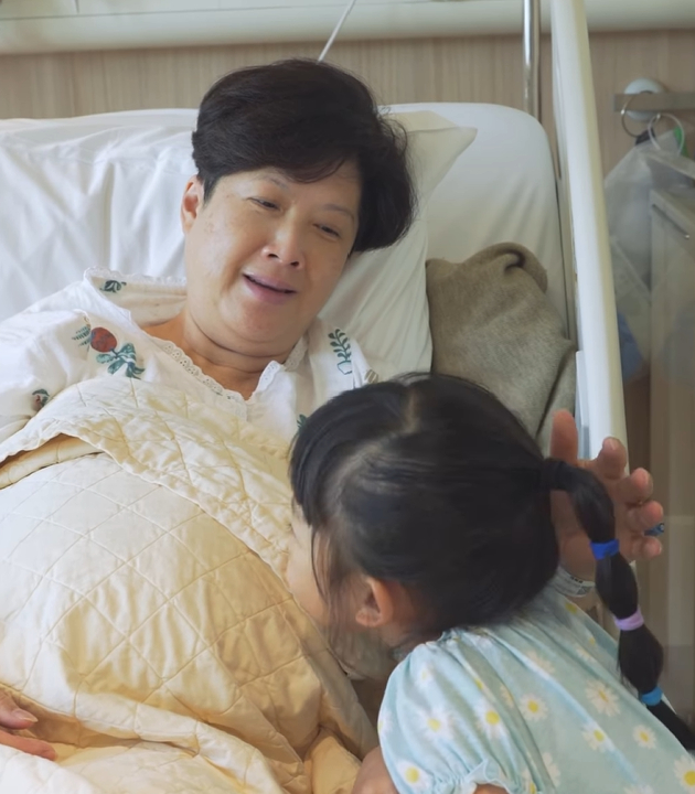 Hong Kong woman gives birth to baby girl at 58 - Mothership.SG - News from Singapore, Asia and ...