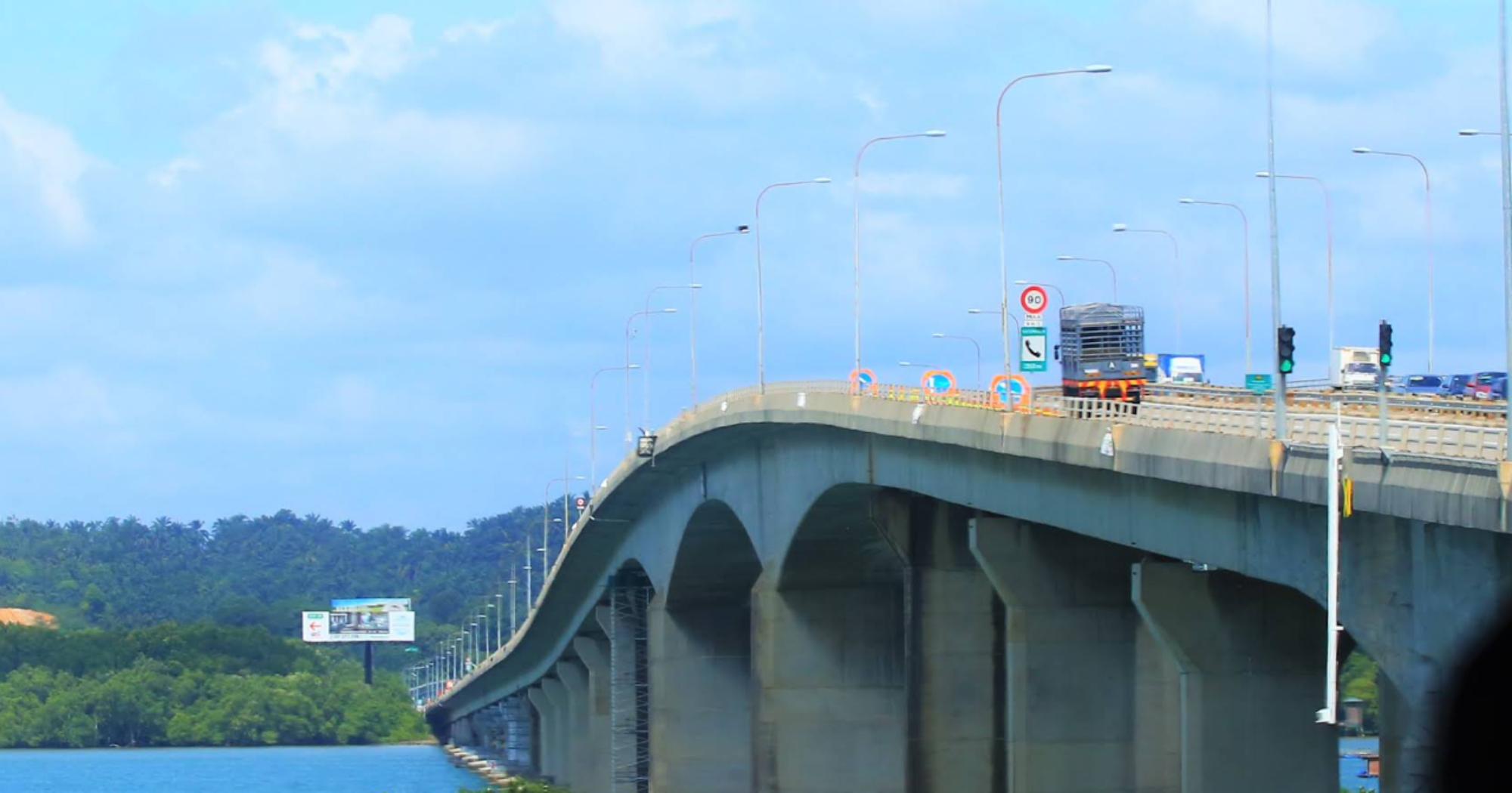 M'sia police arrest S'porean woman, 29, for verbal abuse at Second Link ...