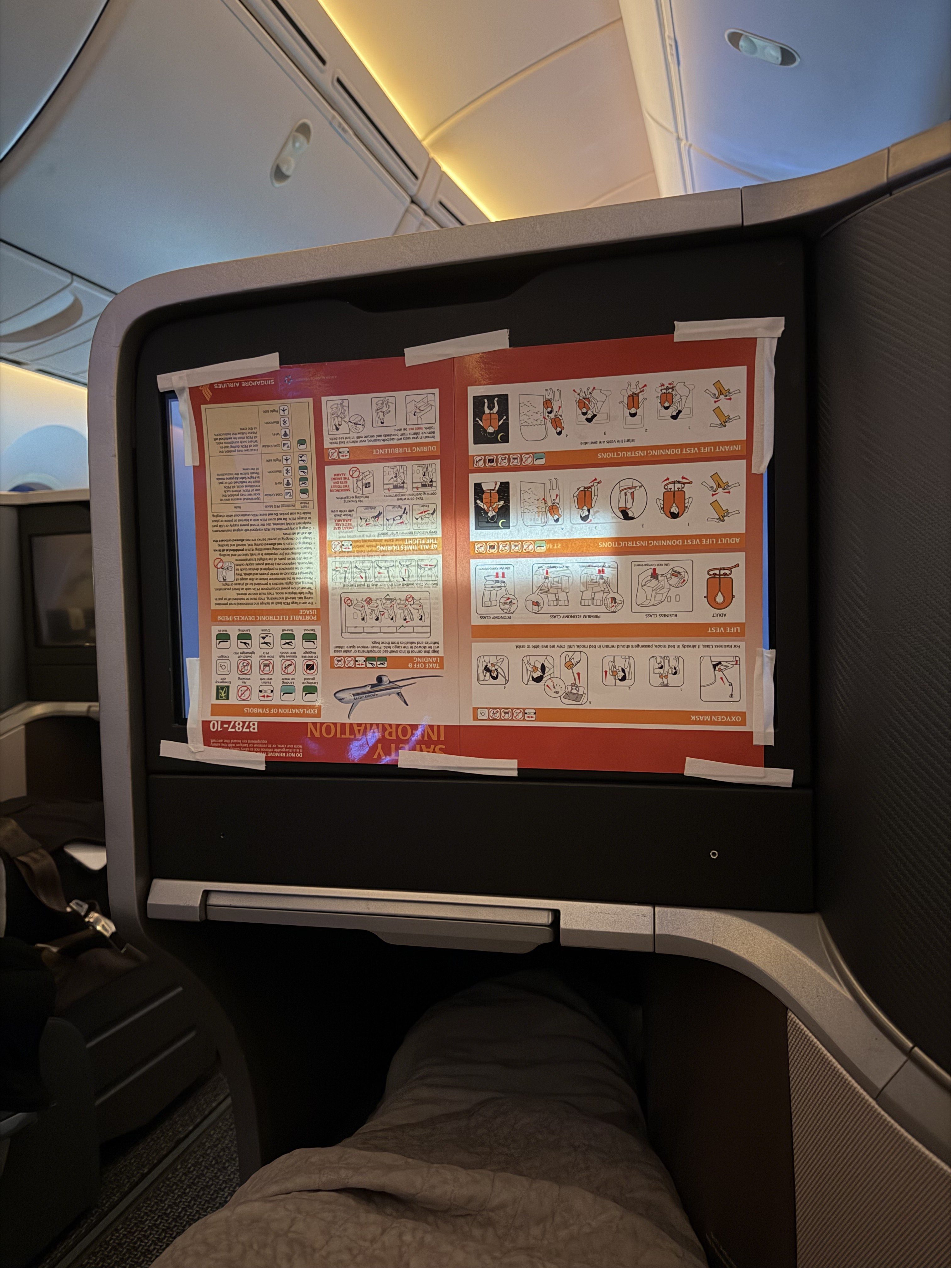 SIA business class passenger can't recline faulty seat on 6-hour flight ...