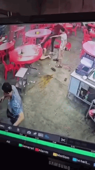 3 men beat up 1 man for staring at M'sia bak kut teh eatery ...