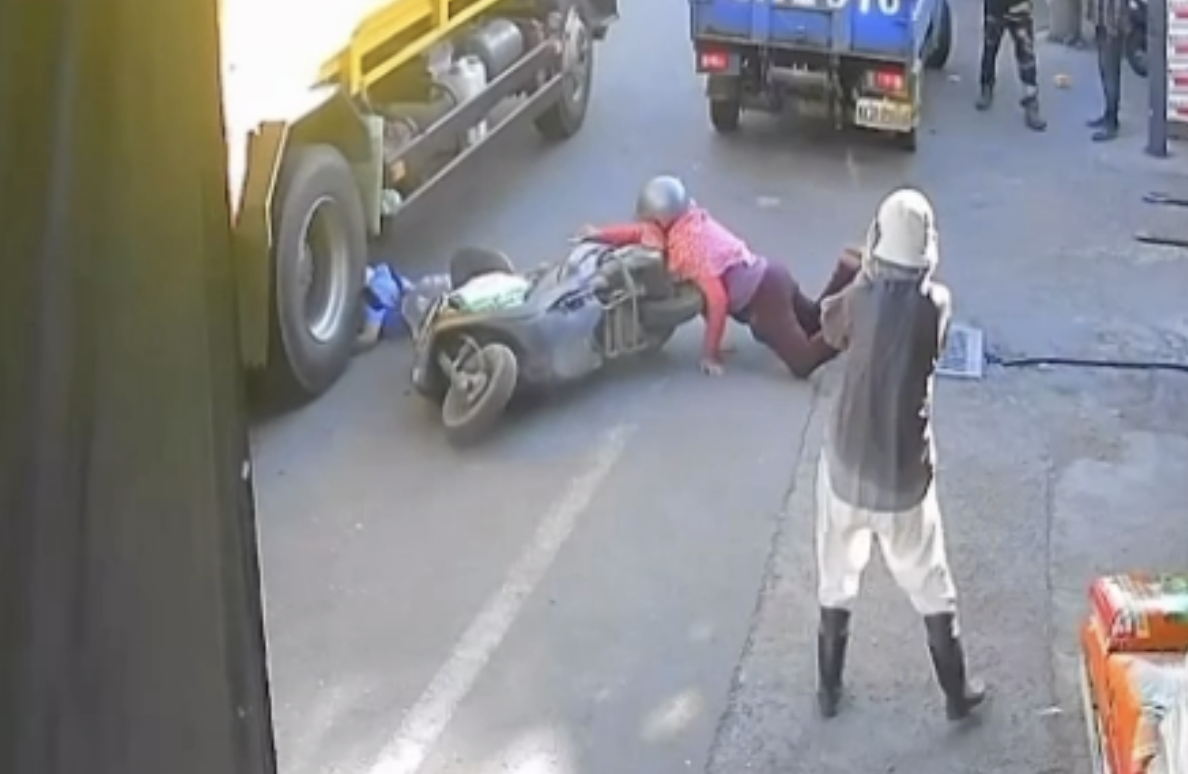 Grandma watched grandson, 7, get fatally run over by garbage truck in ...