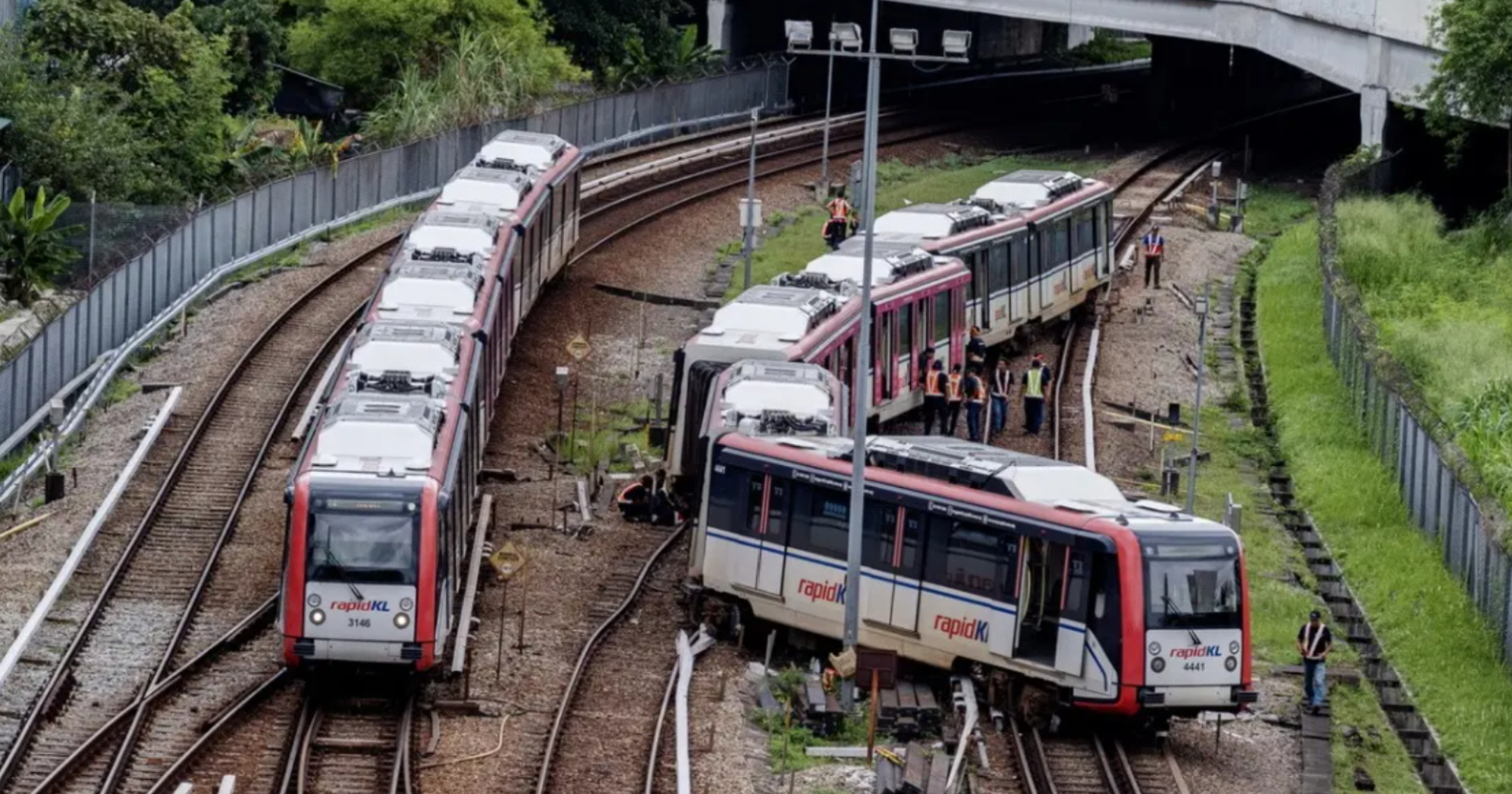 Rapid KL LRT train derails after faulty track switch - Mothership.SG ...